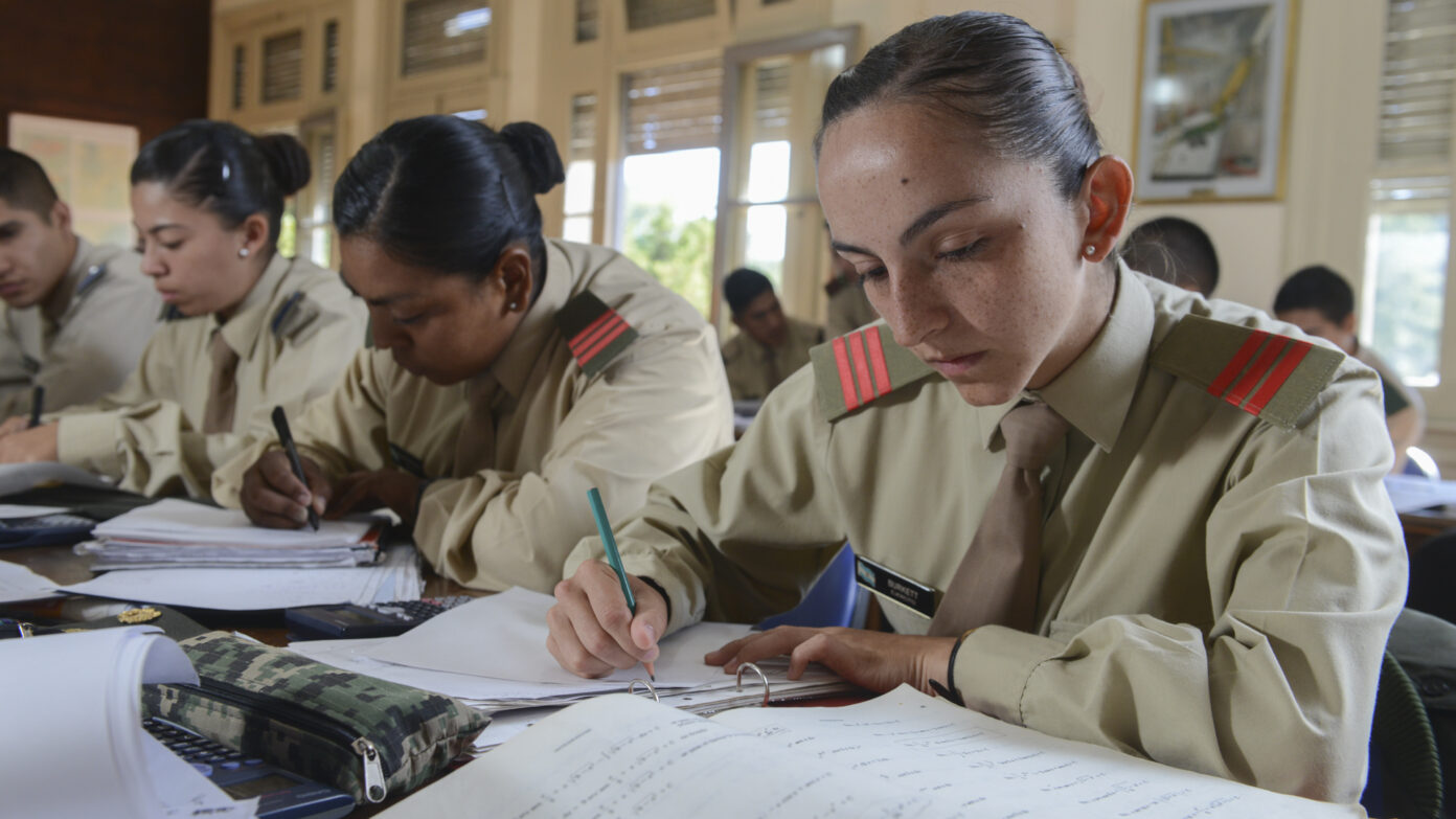 El Ejército presentó su oferta educativa: opciones para ingresar a la ...