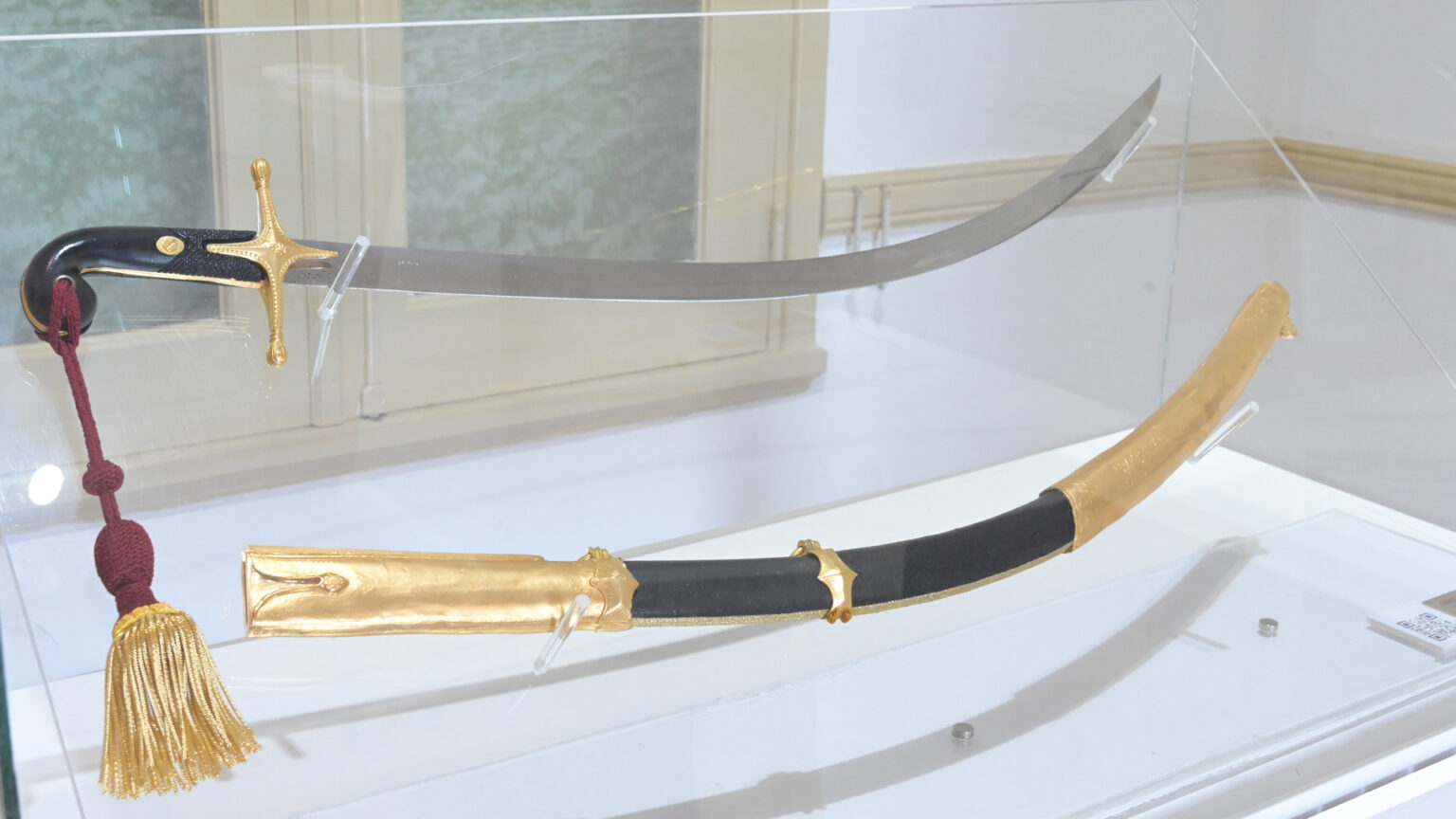 La historia detrás de los sables que usan en las Fuerzas Armadas